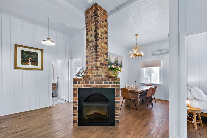 Valerie's On Creek - Nestled In The Heart Of Town. - Stanthorpe