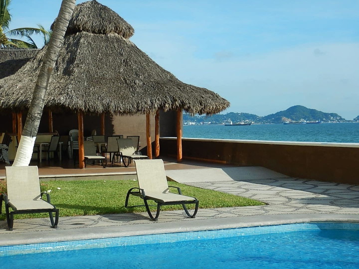 A Penthouse With An Ocean View In The Hotel Zone. - Manzanillo, Colima, Mexico