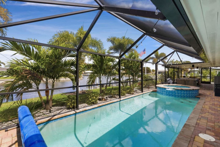 Canalfront Oasis | Heated Pool | Private Dock - Punta Gorda, FL