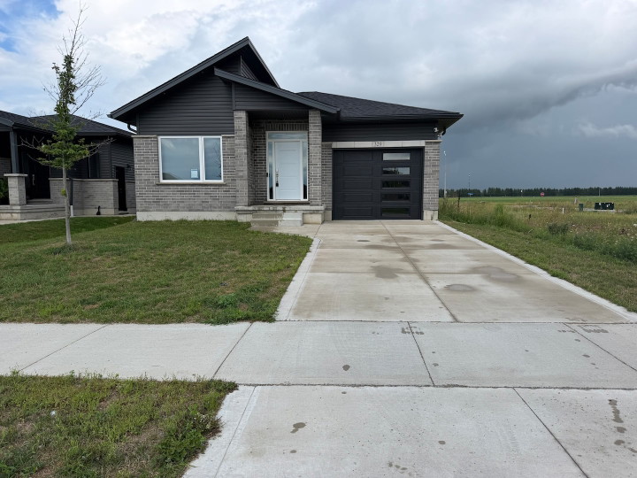 Modern Port Elgin Retreat | Entire Home | Sleeps 8 - Port Elgin