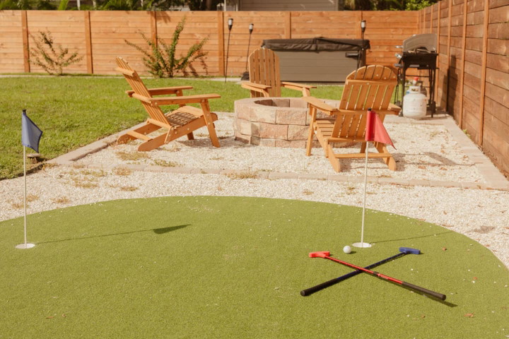 Oasis: Hot Tub, Fire Pit, Fun! - Vero Beach, FL