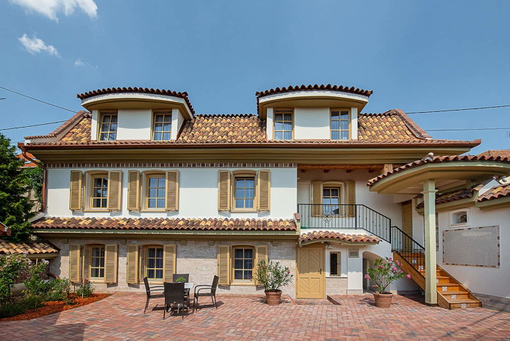 Manna Villa Eger - Középső Apartman - Eger