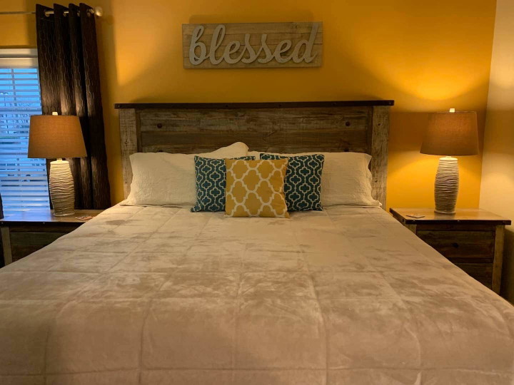 Relaxing, Quiet Condo, One Block Off The Parkway. - Pigeon Forge, TN