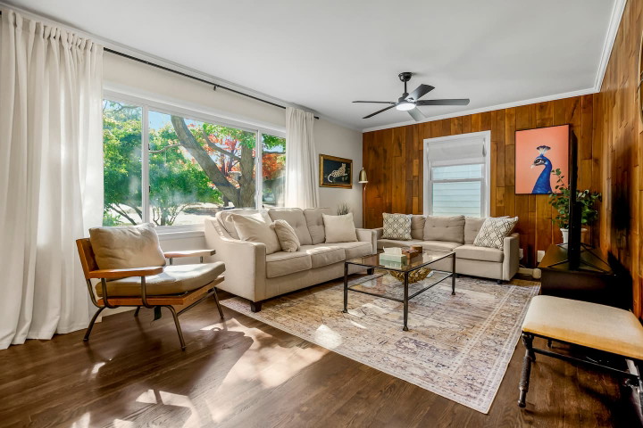 Family Fun Retreat | Huge Game Room + Theater - Kansas City, MO