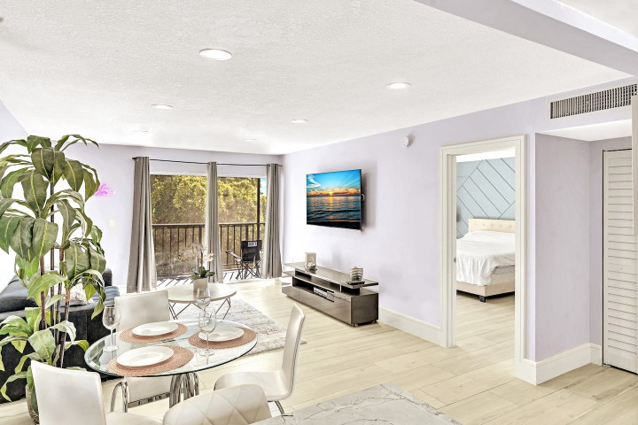 One Bedroom Steps Away From The Beach With Pool - Sunny Isles Beach, FL