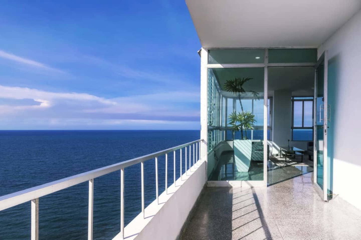 Ocean View Penthouse  Vedado  Huge Terrace - Havana