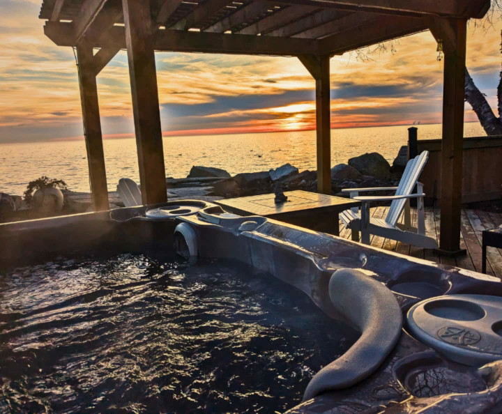 The Lakeside House
Hot Tub, Lake View&wine Trail - Amherstburg