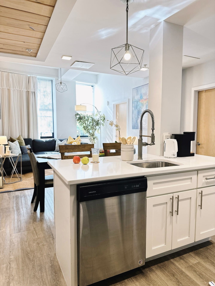 Downtown 5br  Sleeps 10  Full Kitchen & W/d - Rhode Island