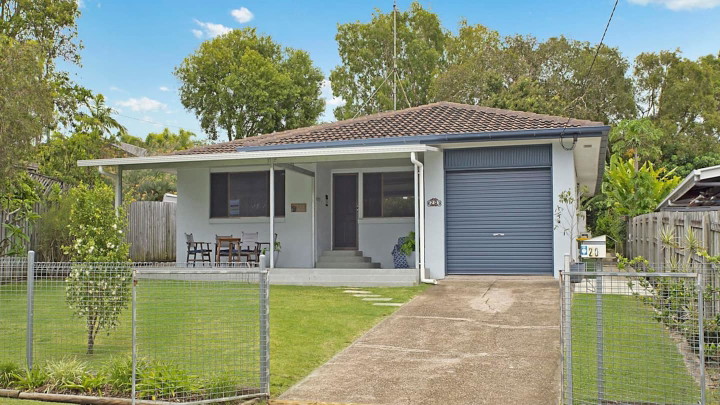 20 Roslin St Moffat Beach Qld - Bribie Island
