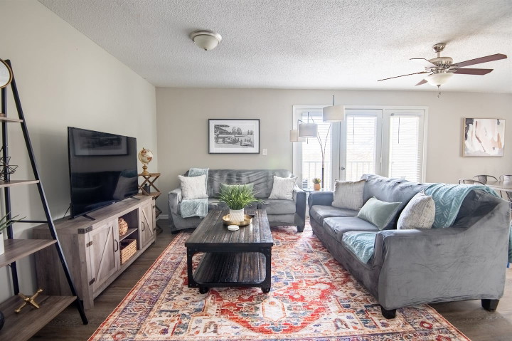 Ridge Retreats Unit A: King Bed/hilltop View/tvs - Homewood, AL