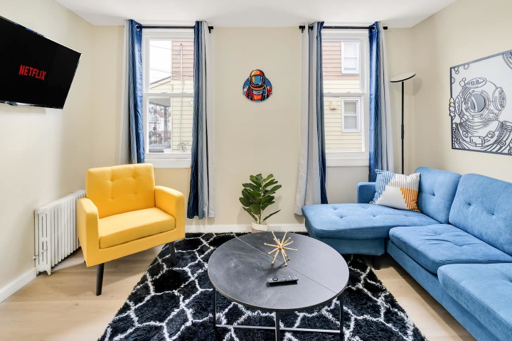 Thématique, Moderne, Mémorable | 2&nbsp;Chambres + Parking - Belleville, NJ