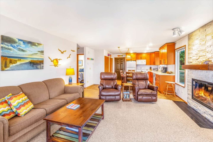 Hi-tide Resort, Queen Bed, Unit 12 - Moclips, WA