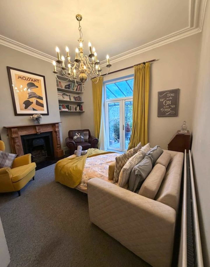5 Bed Retreat With Private Heated Pool Liverpool - Liverpool, UK