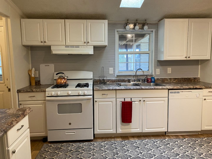 Spacious Rural Home - Dover, DE
