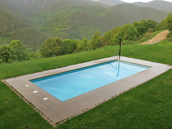 Gîte De Montagne Avec Vue Spectaculaire. Pyrénées - Vallée de Nuria