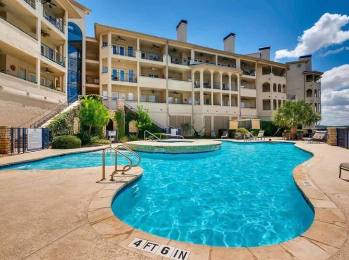 Island Oasis On Lake Travis - Lago Vista, TX