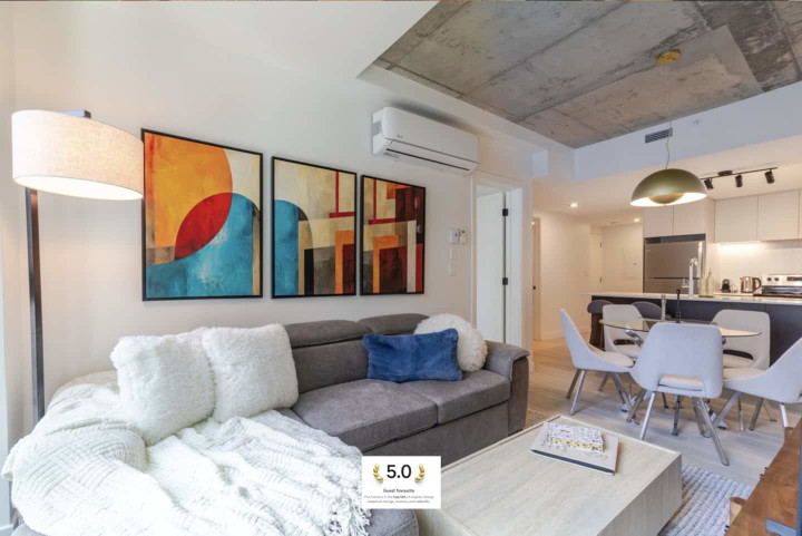 Urban Oasis Downtown | Pools Gym & Entertainment - Montreal