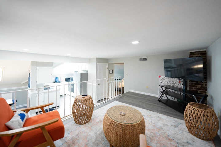 Cozy Broadway Apartment - Lexington, KY