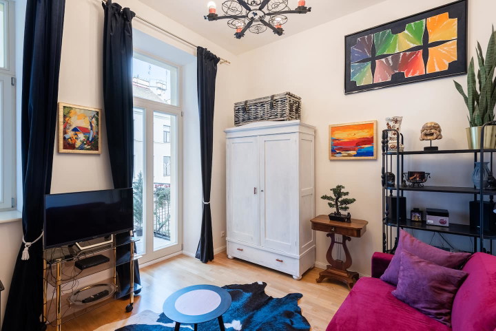 Opera Star Unique Center Apartment With Balcony - Praga