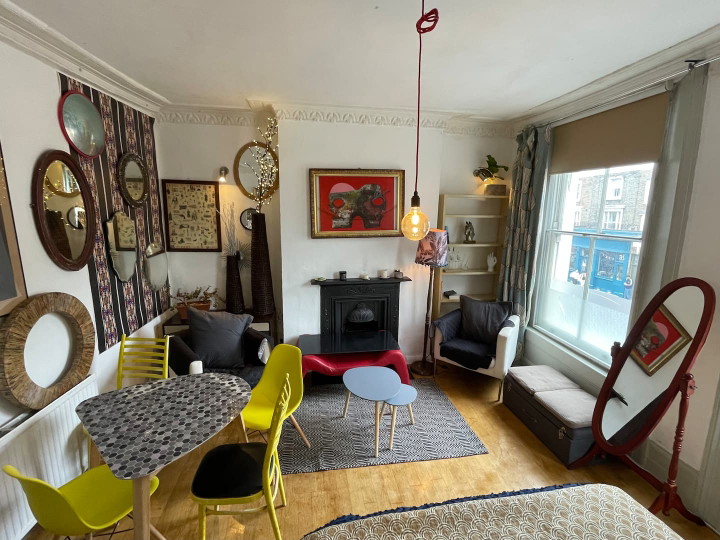 Light And Airy Apartment With Terrace - London Euston station