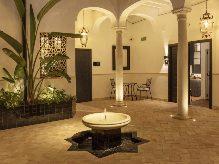 2br 2ba Historical Courtyard Access, Ground Floor - Seville
