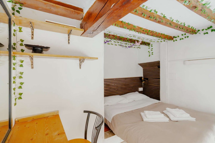 3 - Characteristic And Quiet Studio - Florence