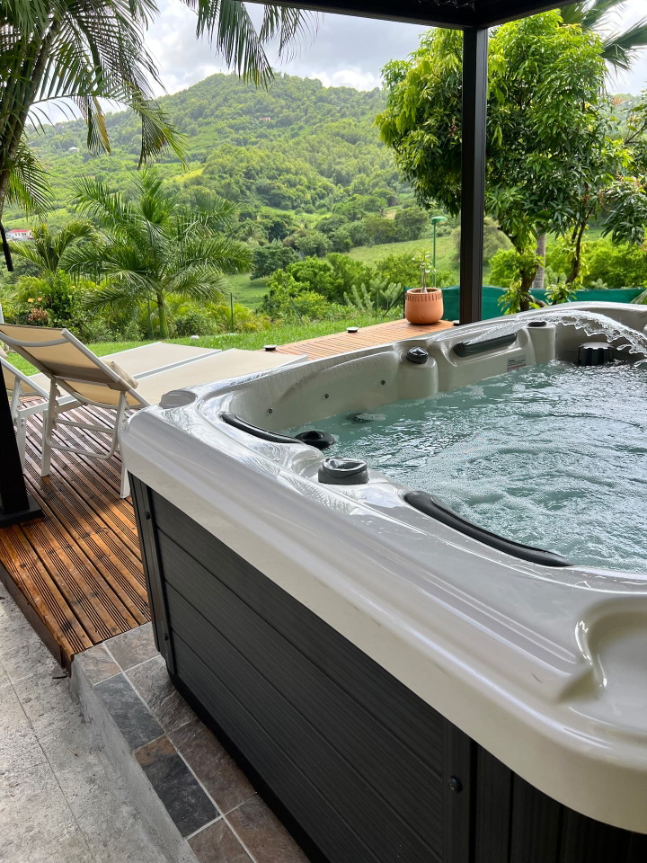 Bungalow Avec Jacuzzi - Martinique