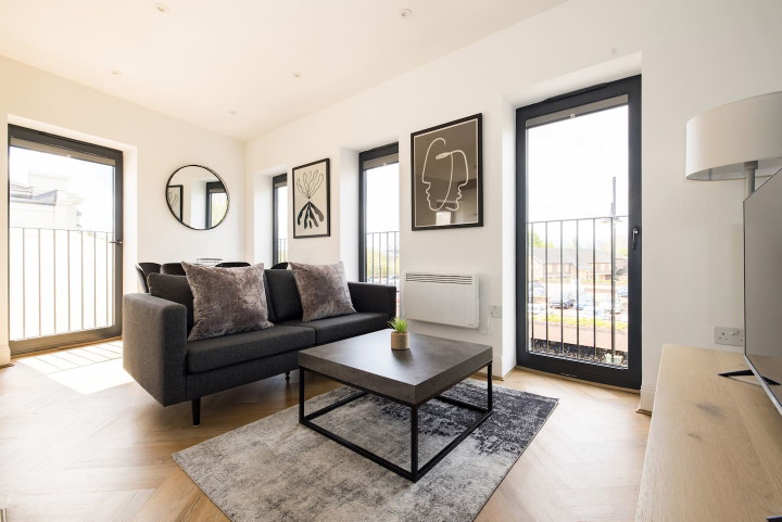 Stylish 2-bed With Balcony | Staines - Staines-upon-Thames