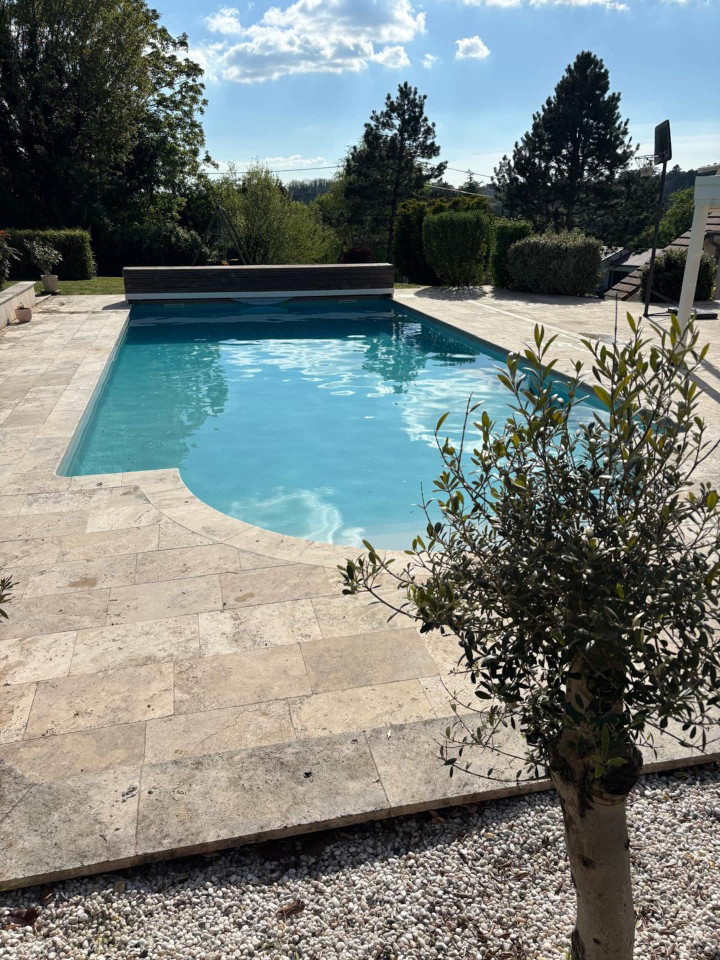 Logement Avec Jardin Piscine Privée Mont-roland - Dole