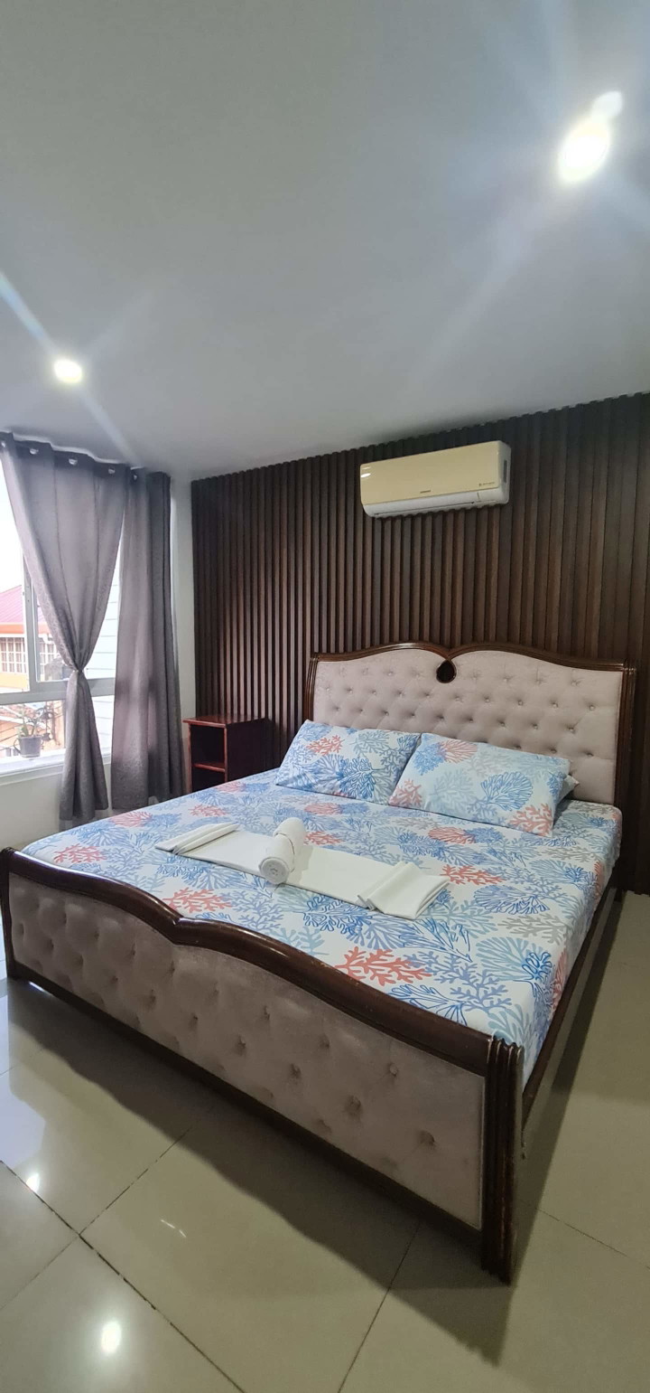 Spacious Rooms With Split Type Ac's, Free Parking - Cebu City