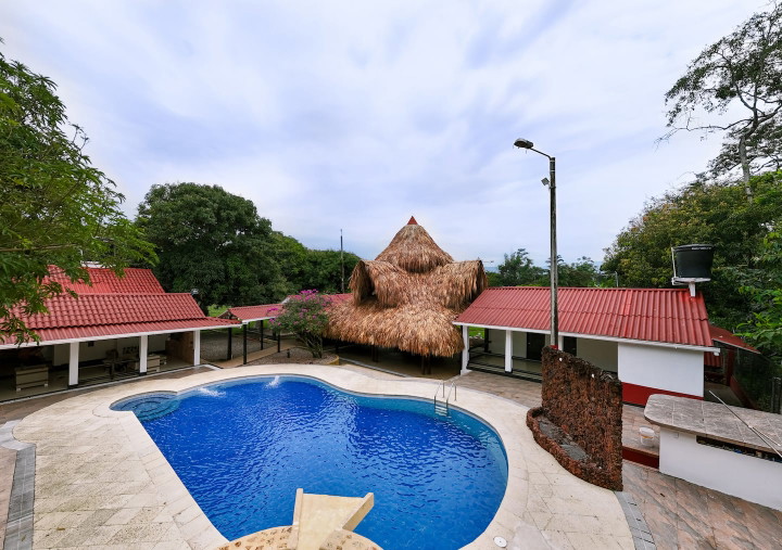 Propriété Avec Piscine Et Terrain Idéal Pour Les Groupes - Acacías