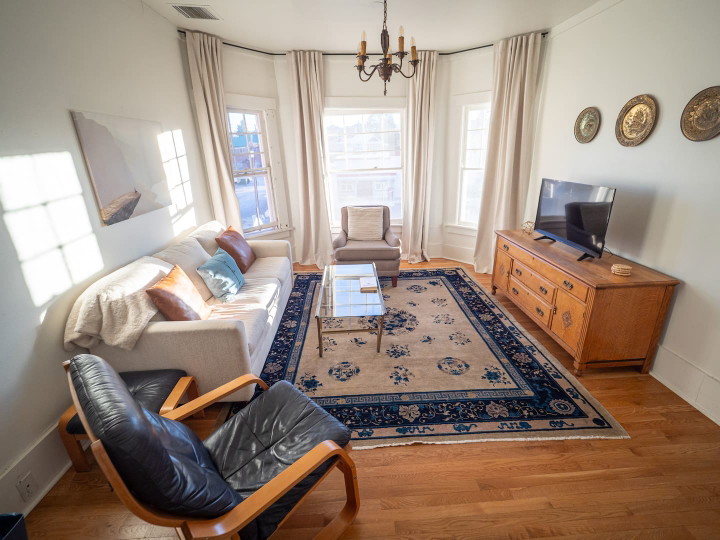 Spacious Queen Suite, Easy Walk To Downtown & Wnmu - New Mexico