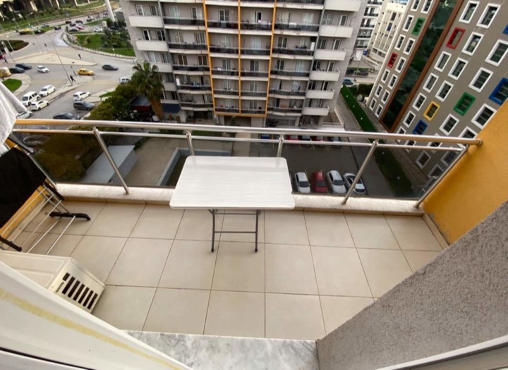Ege Ve Yaşar üNiversite Yanı Site Içerisinde 1+1 - Izmir
