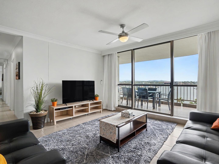 Stunning River & Skyline Views | Surfers Paradise - Gold Coast