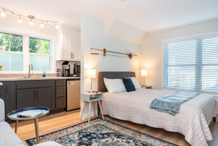 Carriage House In The Trees, Walk To The Beach - Boyne City, MI