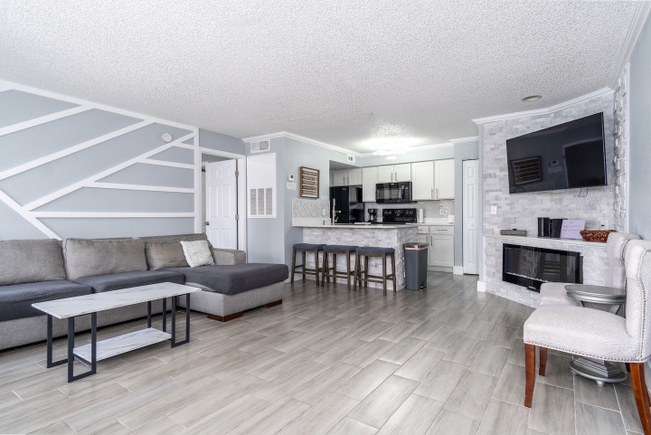 2 Bedroom-2 Bathroom Spacious Condo Near Disney - Kissimmee, FL