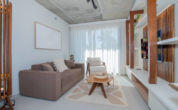 Stylish Stay With Private Patio, Pool & Gym Access - Paraguay