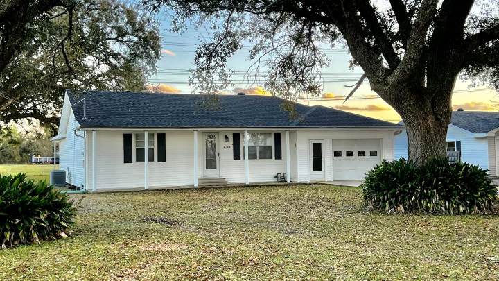 Twin Oaks Cozy Getaway In Lake Charles, La - Louisiana