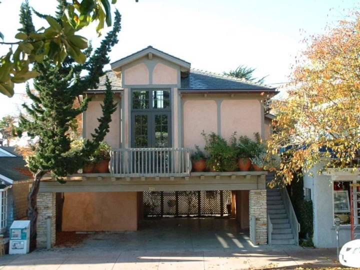 Luxury Beach Retreat In Capitola Village - Capitola, CA