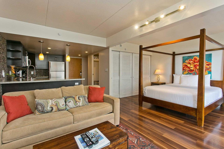 Ilikai 640 Ocean / Lagoon Views / Queen Bed, Sofa - Hawaii