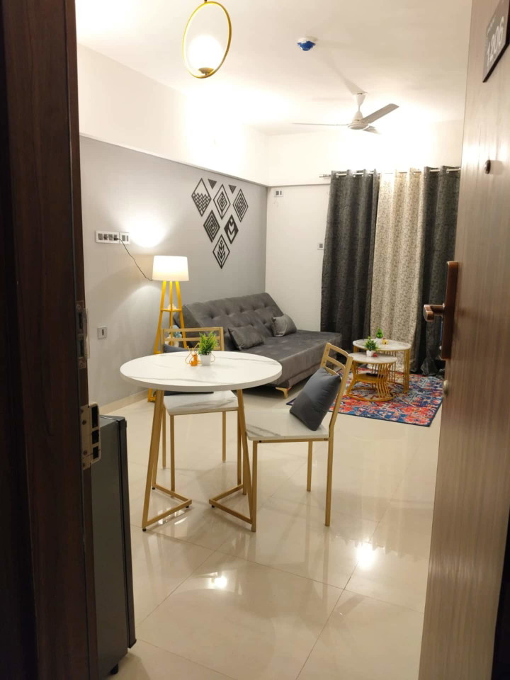 Touch Of Grey- 1bhk|2bl |Ac | Couple Friendly|wifi -