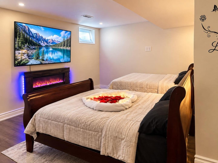 Modern And Cozy Basement Unit - Oshawa