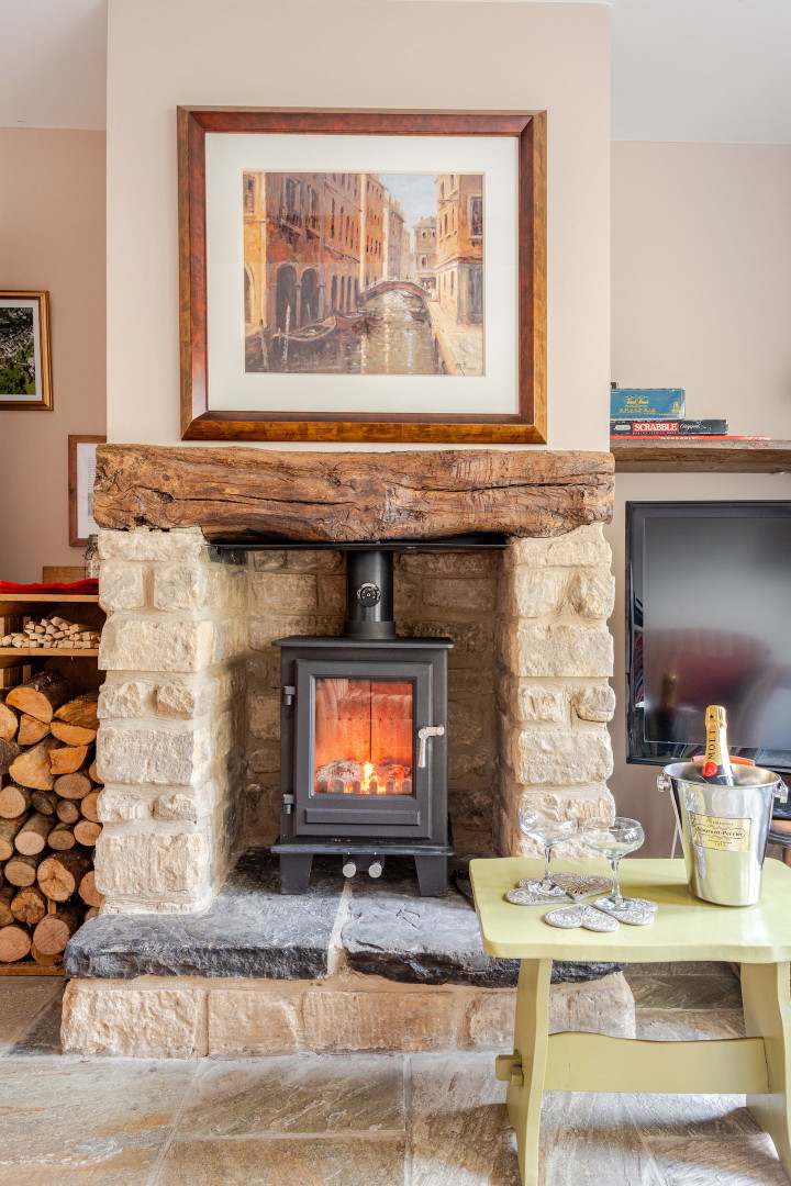 4 Star Cotswold Stone Cottage - Winchcombe
