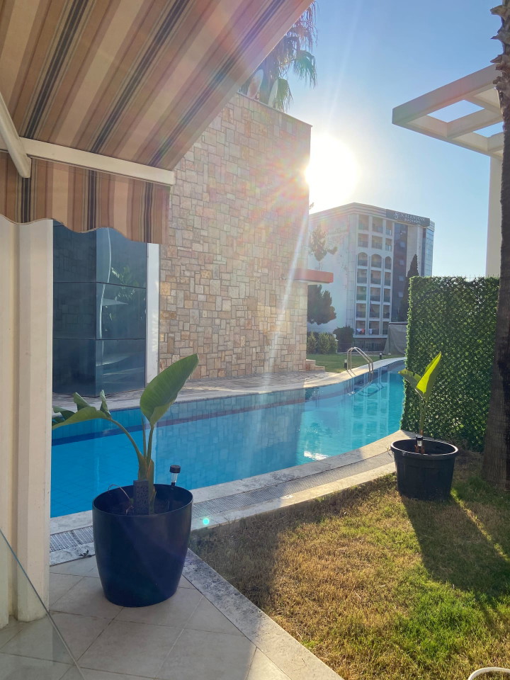 Kuşadasında Denize Yakın -Ortak Havuzlu Villa - Şirince