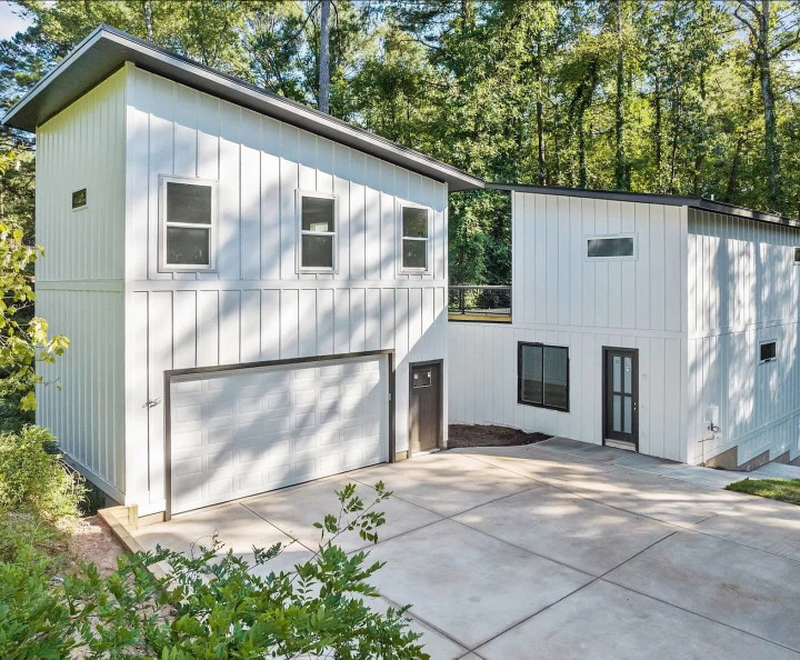 Luxury Modern Suite W/ Private Deck - Durham, NC