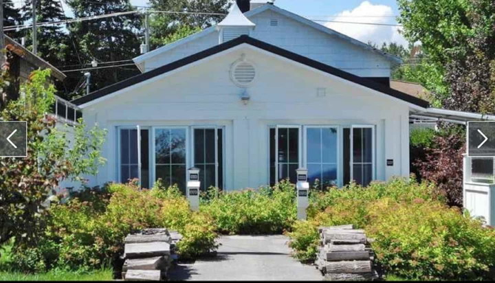Quiet, Private, Waterfront - Luxury On 125 Ft. Of Suttons Bay - Suttons Bay, MI