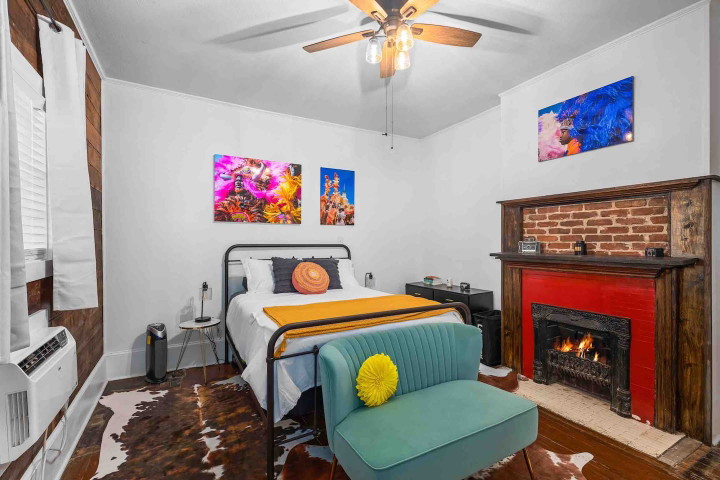 Renovated Spanish Town Studio | King Bed - Baton Rouge, LA