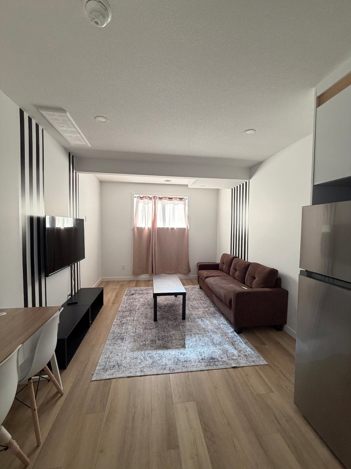 Hifytee's Bright And Spacious Oasis - Edmonton