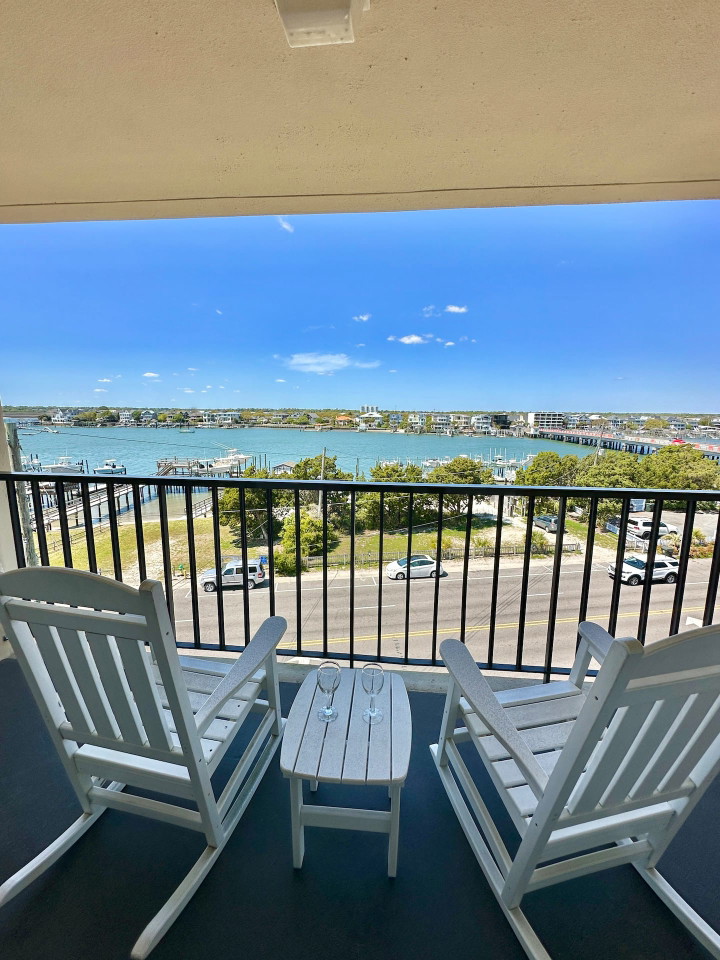 Top-floor Getaway | Breathtaking Views & Sunsets - Wrightsville Beach, NC