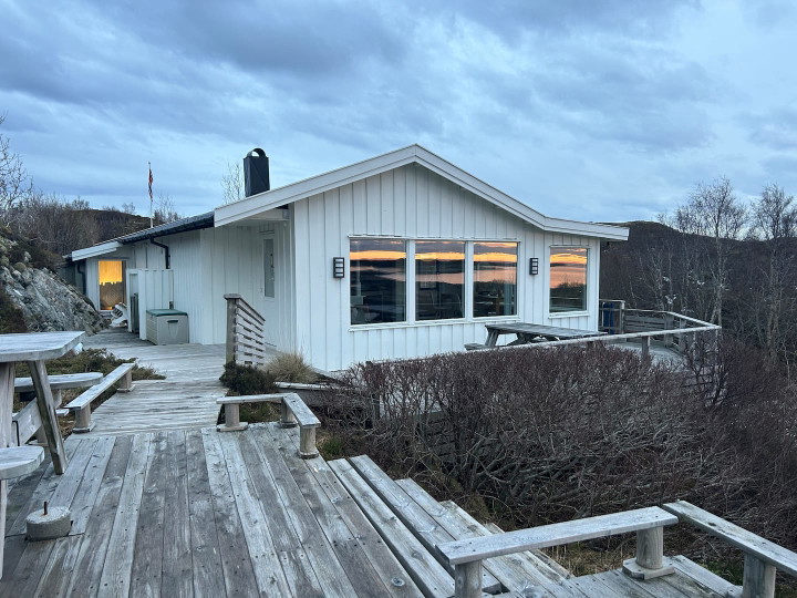 Hytte Ved Sjøen Med Fin Utsikt - Norway